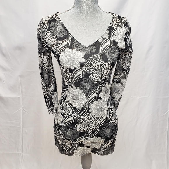 CAbi | Tops | Cabi 968 Black White Floral Body Con Top Med | Poshmark